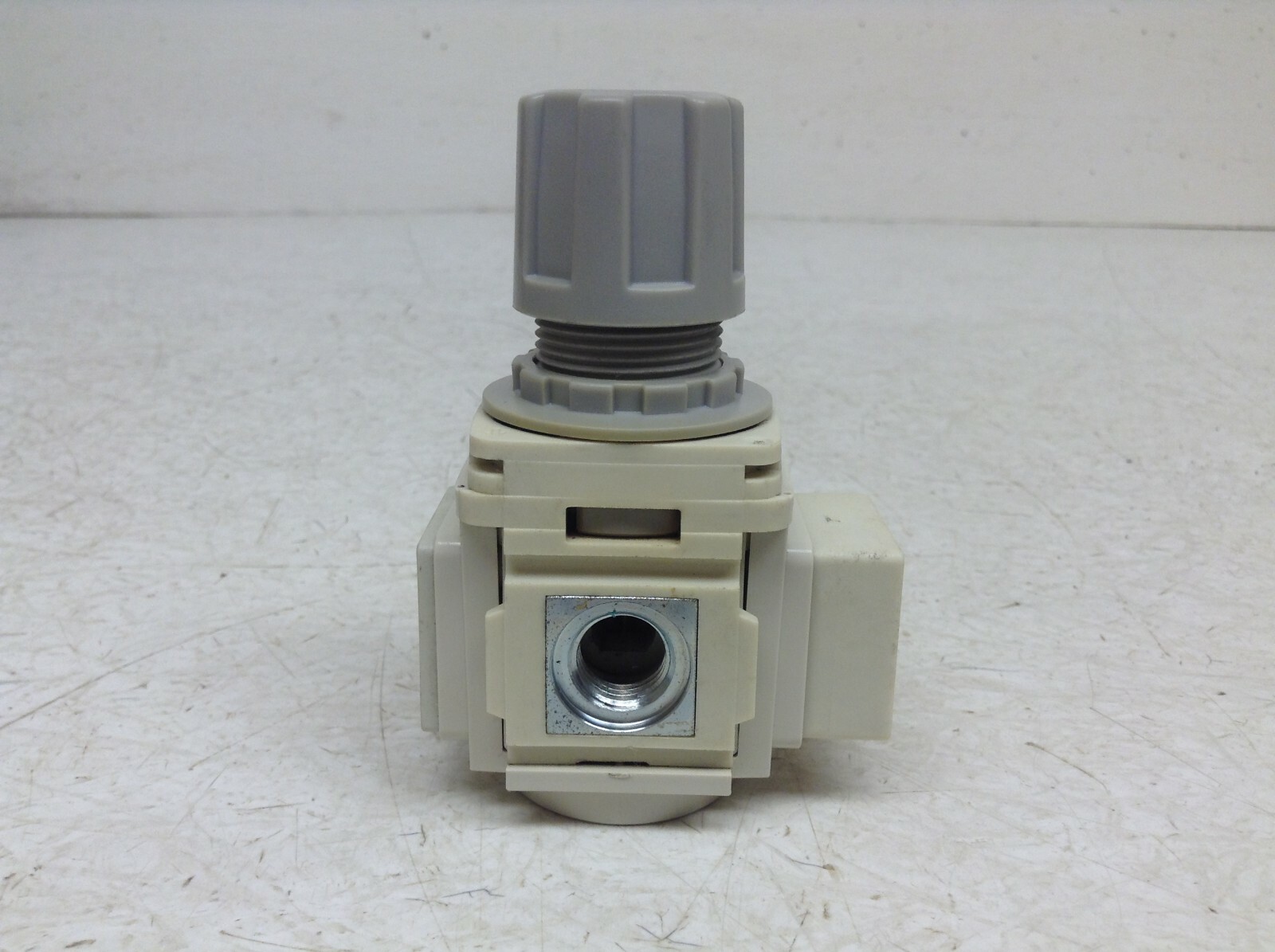 CKD R1000-8-W-T8 Pneumatic Regulator R10008WT8 (VT) | eBay