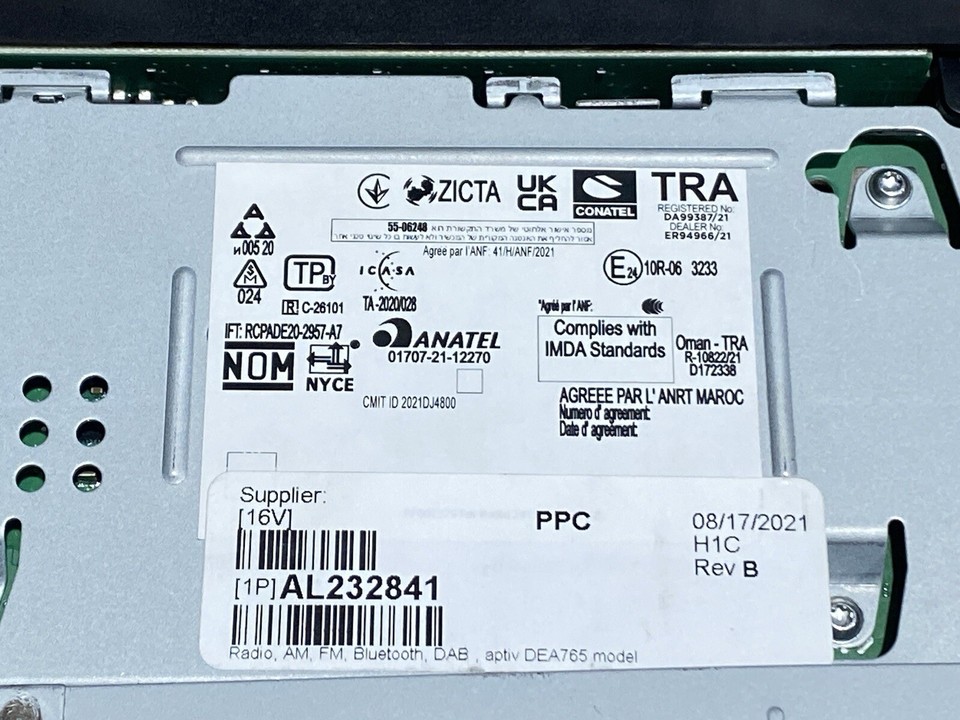 Aptiv Radio 28730946 12v JD DEA700 Series AM/FM Radio