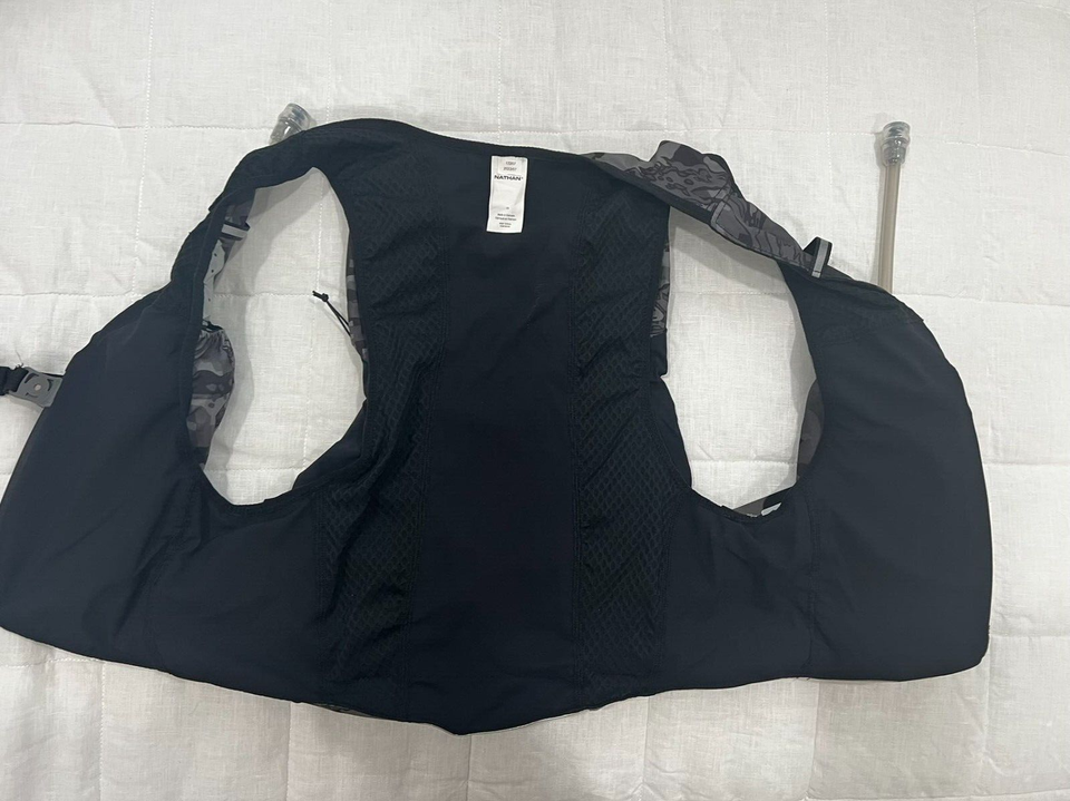 NWT Under Armour Infinite 8L Race Vest Black Reflective~SIZE:XS,S,M ...