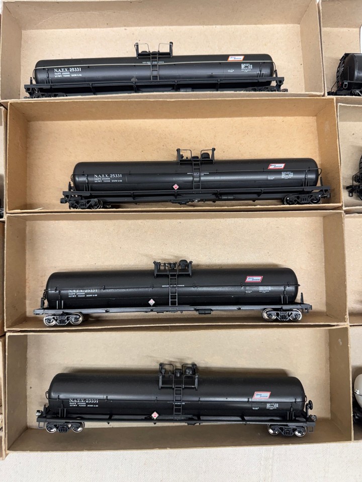 Lot of 12 HO Scale Tank Cars | eBay
