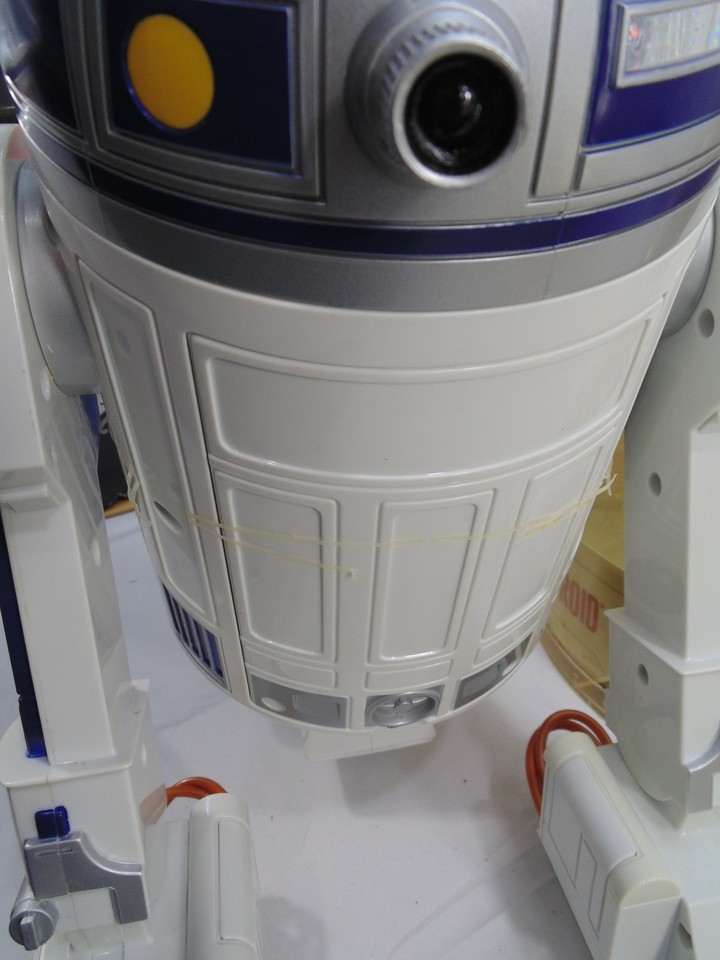 Hasbro Star Wars Interactive R2-D2 Robot Voice Controlled Astromech ...