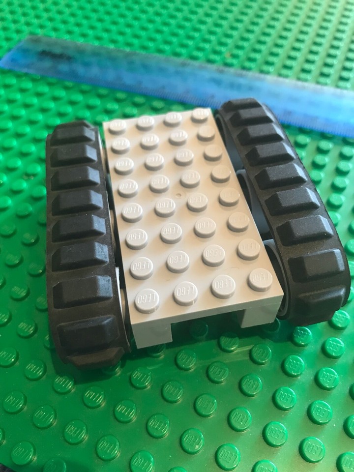 LEGO 2 BLACK Caterpillar Rubber Track + 6 Grey Technic Wheel + Bricks ...