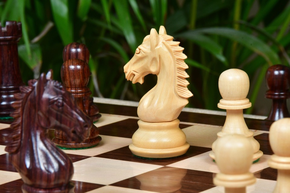Derby Knight Staunton Weighted Chess Pieces in Rosewood & Boxwood - 4.1 ...