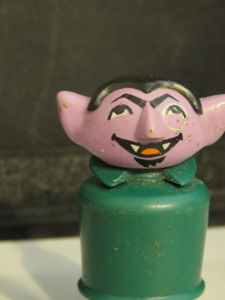 Fisher Price Little People Sesame Street St. 940 The count vampire 1973 ...