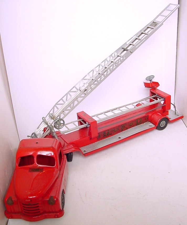 1950s STRUCTO FIRE DEPT PRESSED STEEL 33" AERIAL LADDER TRUCK #260 w ...
