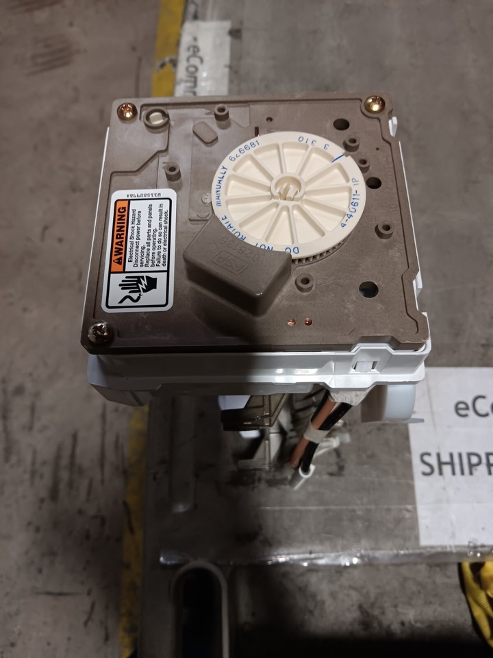 Whirlpool W11381372 WPW10190965 Refrigerator Ice Maker Assembly | eBay