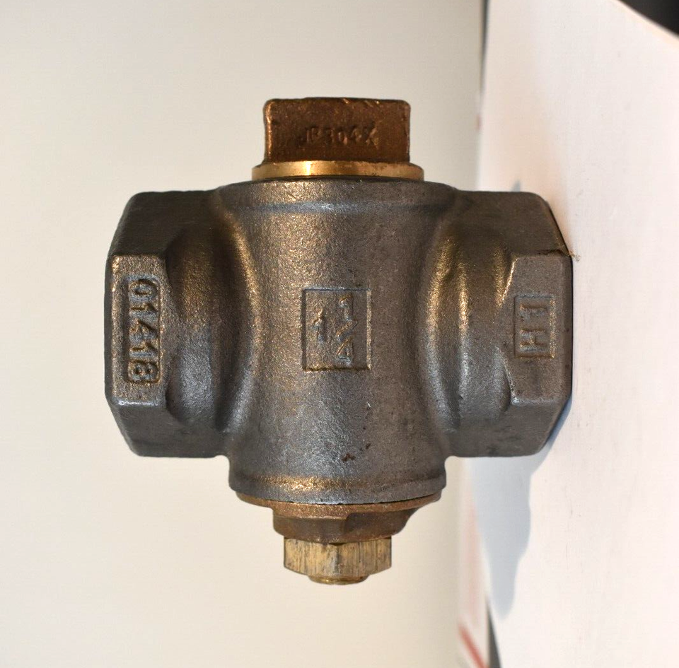 1-1/4" MUELLER GAS METER VALVE BLACK IRON BODY BRASS LOCK | eBay