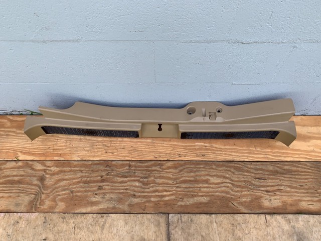 2006 - 2012 MERCEDES R350 W251 Tailgate Trunk Lid Sill Scuff Plate Trim ...