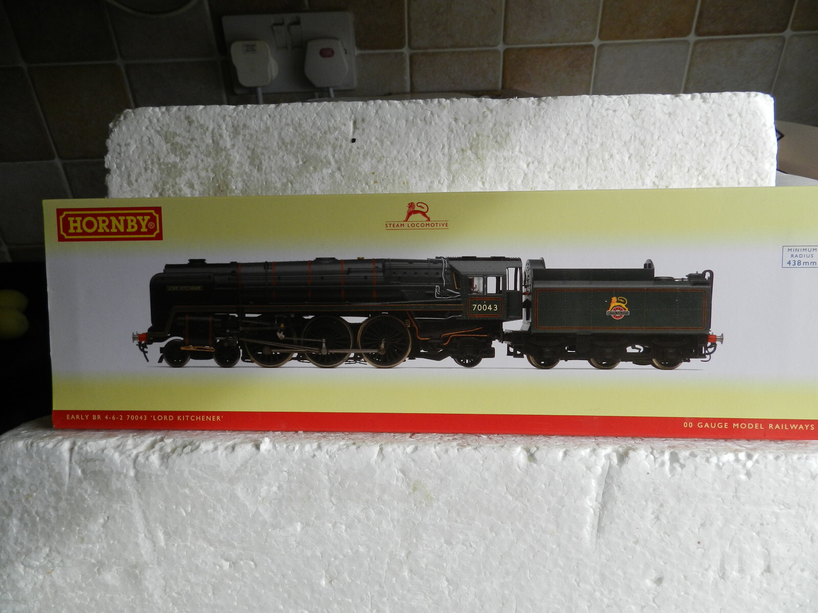 Hornby+R3294+Britannia+Class+Lord+Kitchener+70043+LOCO+and+Tender for ...