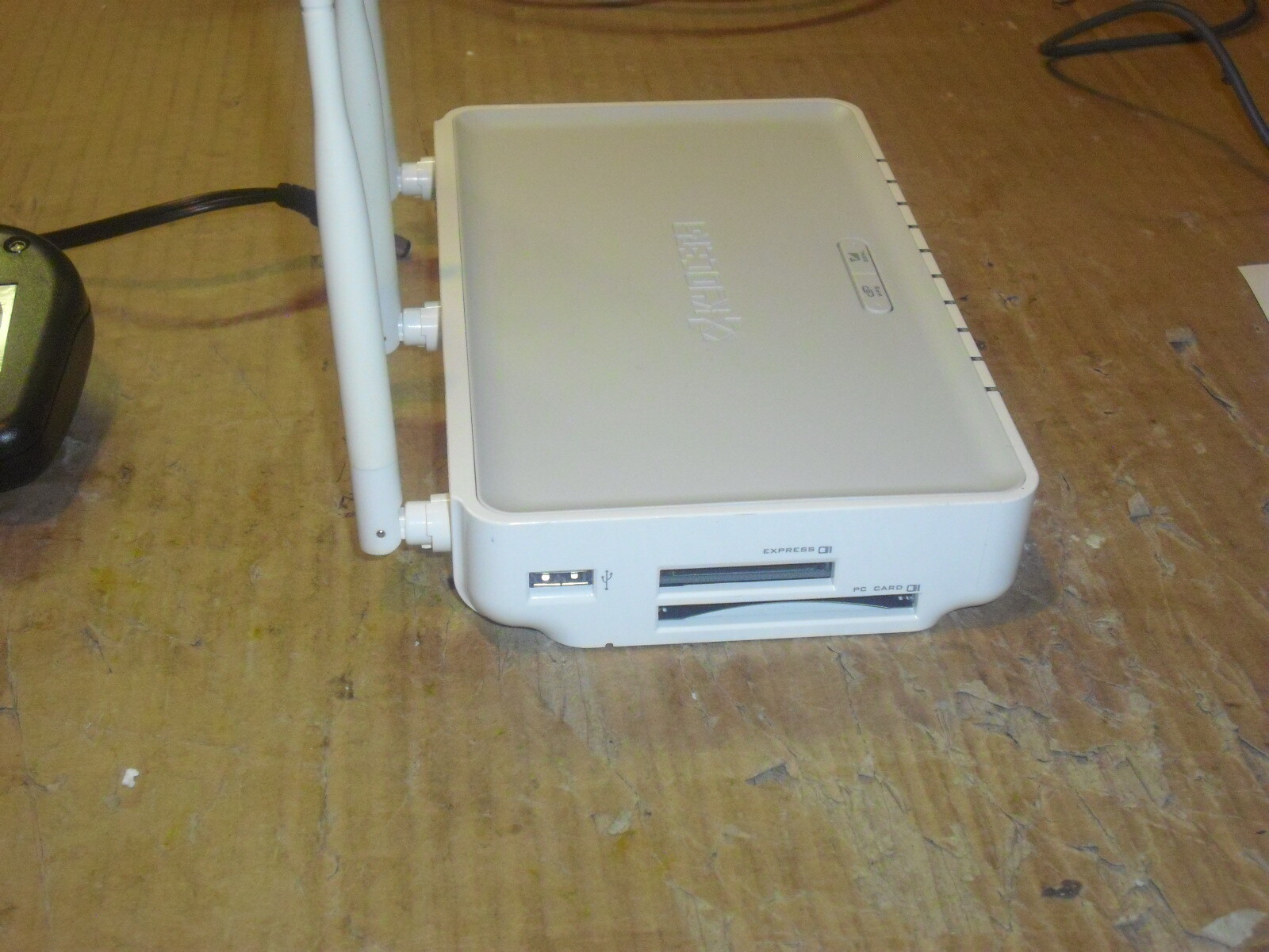 Kyocera KR2 4-Port 10/100 Wired & Wireless N Router TXRTR10013 ...