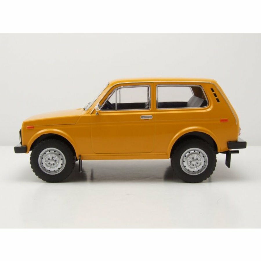 MCG 18254 1/18 LADA NIVA 1976 Orange Diecast Model Car From Japan | eBay