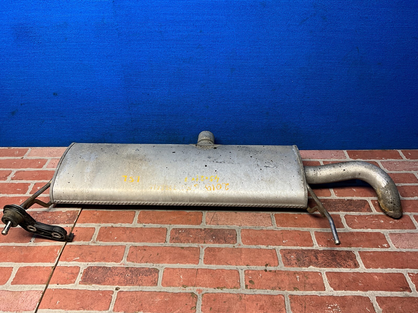 2018 - 2023 GMC TERRAIN FWD 1.5L REAR EXHAUST MUFFLER RESONATOR OEM ...
