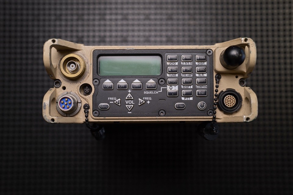 SAT-COM Leopard1 Multiband Manpack (30W HF/18W VHF/10W UHF) | eBay