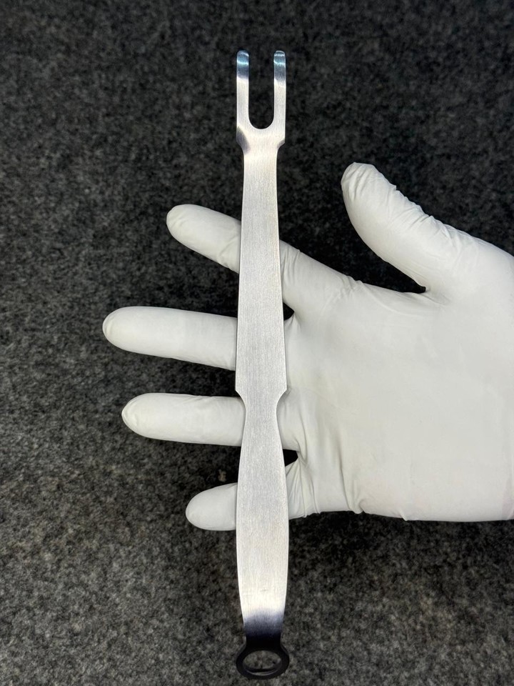 PCL Standard Ligament Retractor 5mm Wide Prongs & 10mm Gap Orthopedic ...