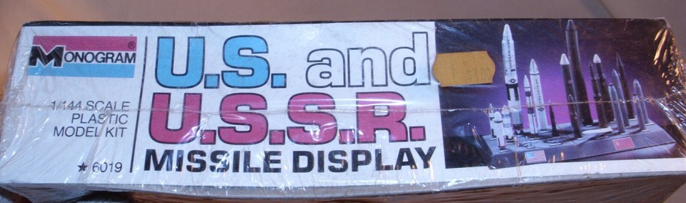 MONOGRAM U.S. AND U.S.S.R. MISSILE MODEL DISPLAY KIT SEALED 1/144 6019 ...