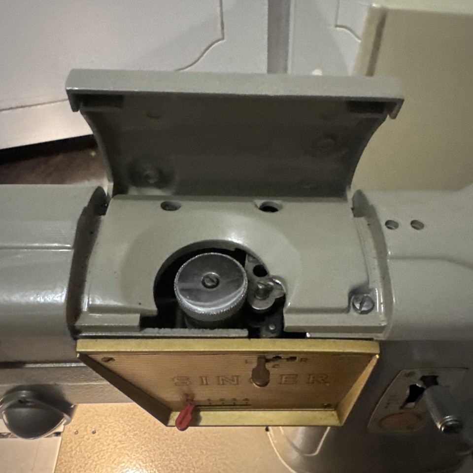 SINGER SEWING MACHINE HEAVY DUTY VINTAGE 13608M Great Britain Made Reed ...