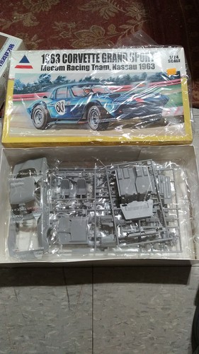 Accurate Miniatures 1:24 Scale 1963 Corvette Grand Sport Mecom Racing ...