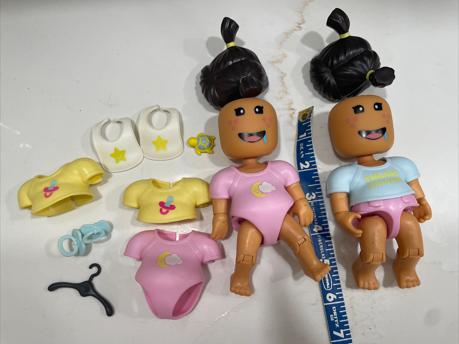 Roblox Twilight Daycare Dolls Clothes Diaper Babies Baby Bib Black Hair ...