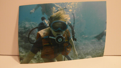 1990S VINTAGE FOUND PHOTOGRAPH COLOR PHOTO YOUNG GIRL SCUBA DIVING ...