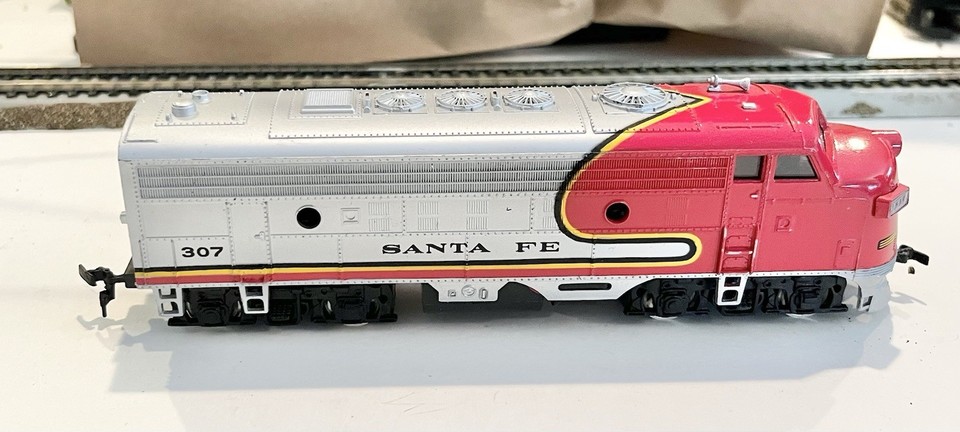 Bachmann HO Gauge Santa Fe 307 Diesel Locomotive Engine, Tested | eBay