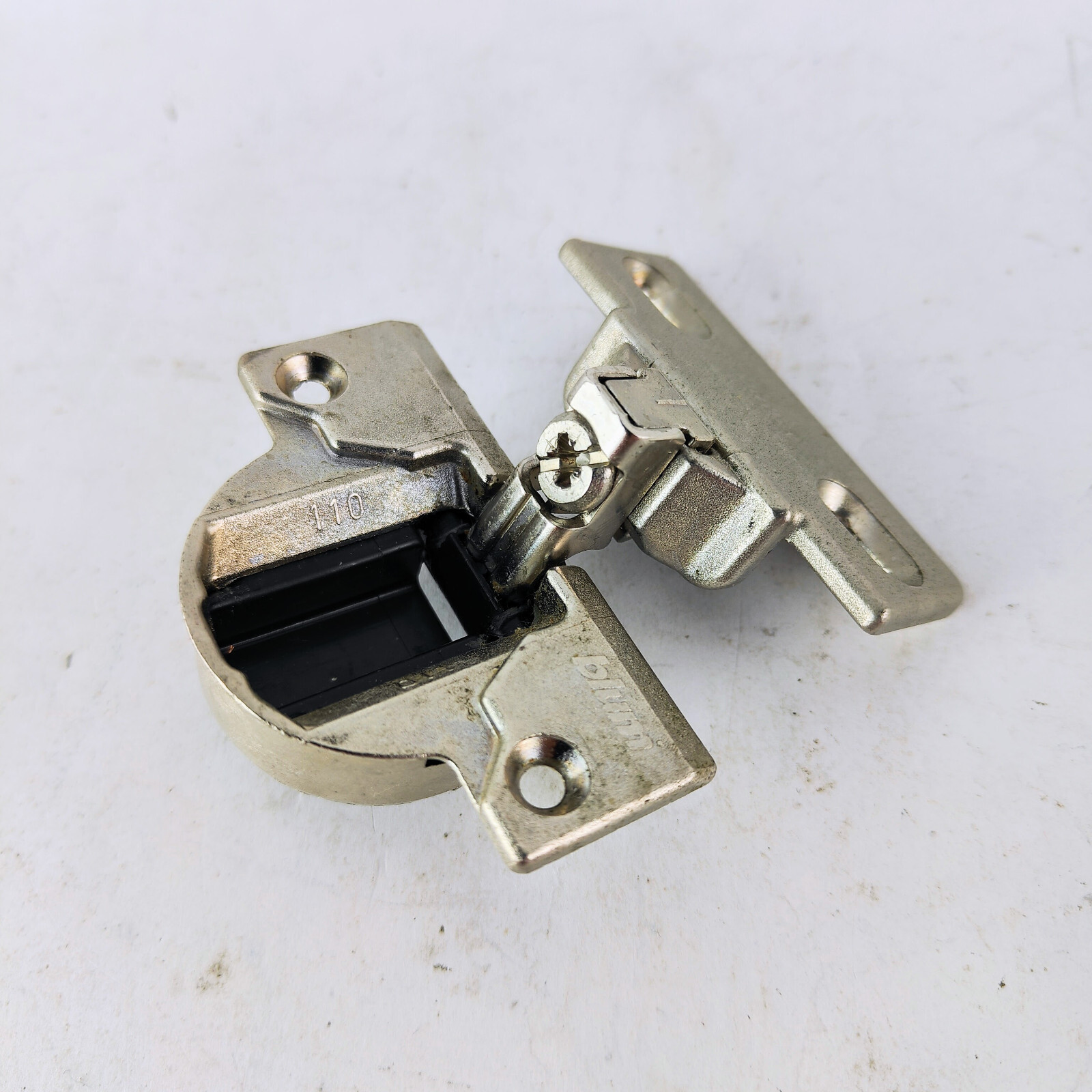 Blum 30.310-11.02 Reverse Ear 110 Compact Hinge w/ 130.113-01.02 Plate ...