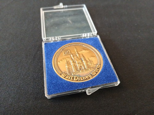 Vintage Walt Disney World Bronze Commemorative Coin / Token Liberty ...