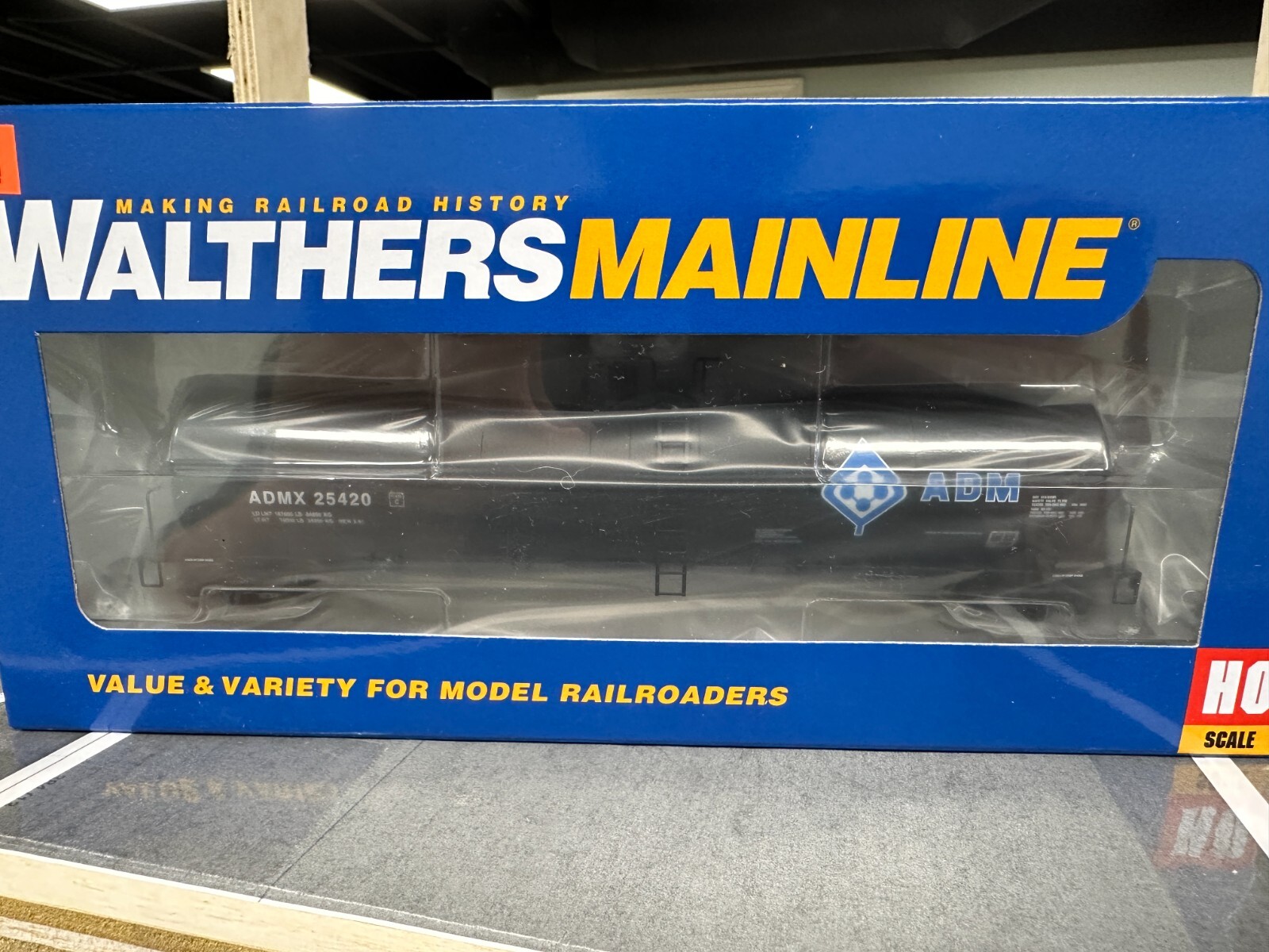 910-1252 Walthers Mainline Trinity 25,000 Gallon Tank Car ADM ADMX ...