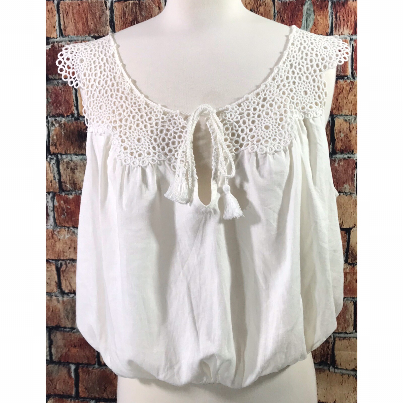 Free People White Lace Drawstring Sleeveless Linen Bl… - Gem