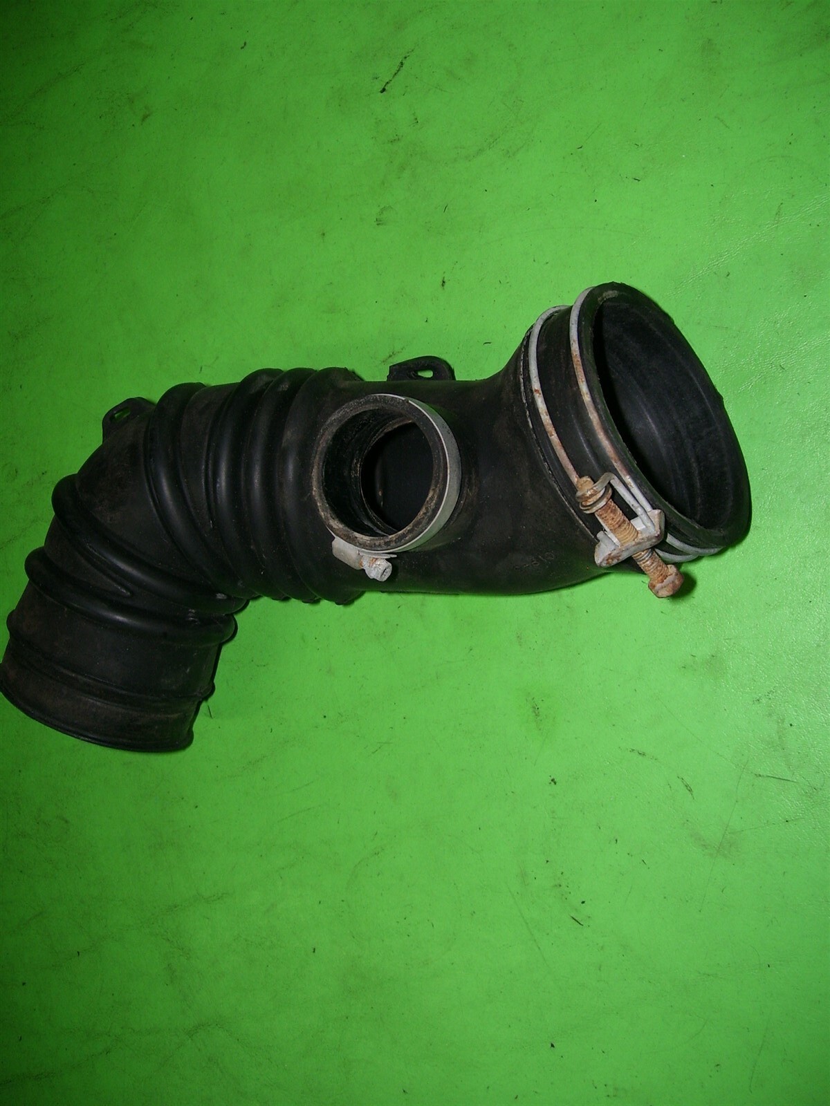 95 Toyota Tacoma 2RZ 2.4 Air Intake Tube Pipe Rubber Elbow Hose Baffle ...