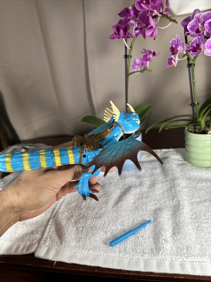 How to Train Your Dragon 2 STORMFLY Figure Tail Twist +1 Spike Vg+shape ...