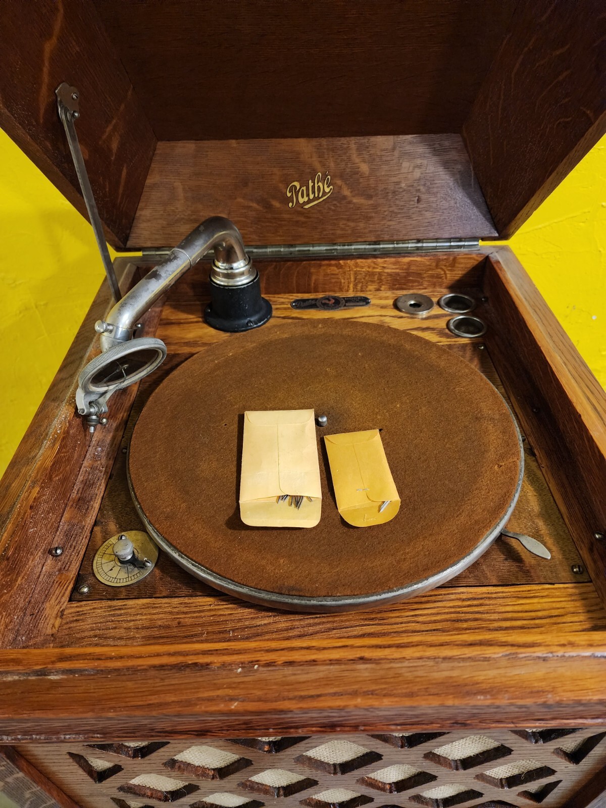 1918 Golden Oak Pathe Phonograph Model VII 78 Record Player 5 RECORDS ...