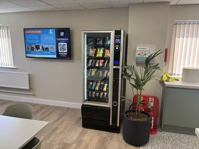 Vending Machine Necta Snakky Max Used Working Condition NAYAX + Coin ...