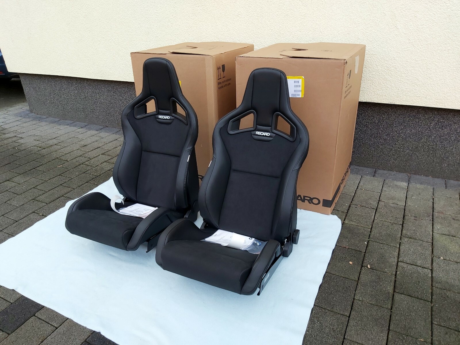 RECARO SPORTSTER CS SEATS, VINYL LEATHER / DINAMICA, BRAND NEW 410.00.1 ...