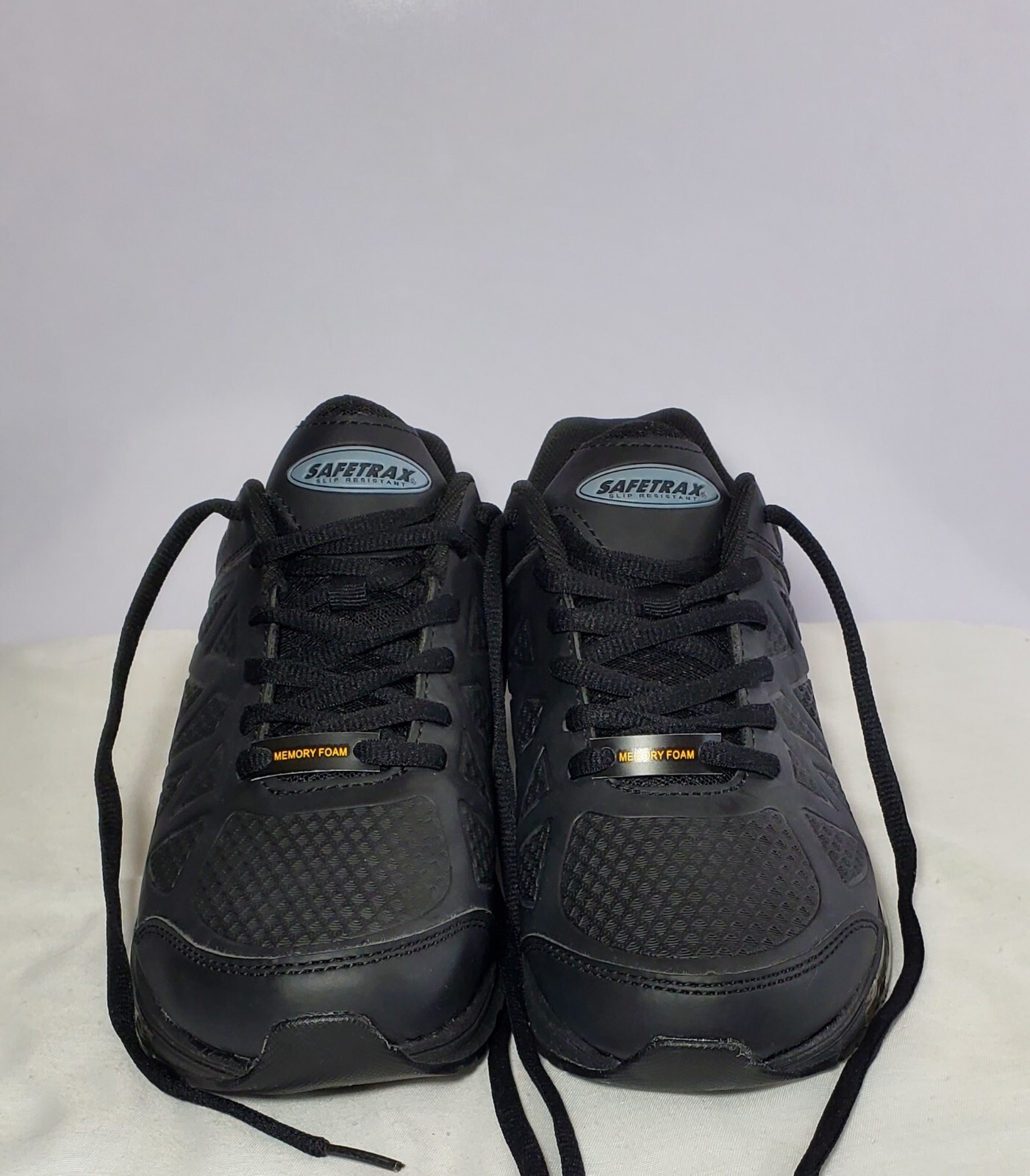 SafeTrax Size 7 Men Or Boys Slip Resistant Black Work Sneakers. | eBay