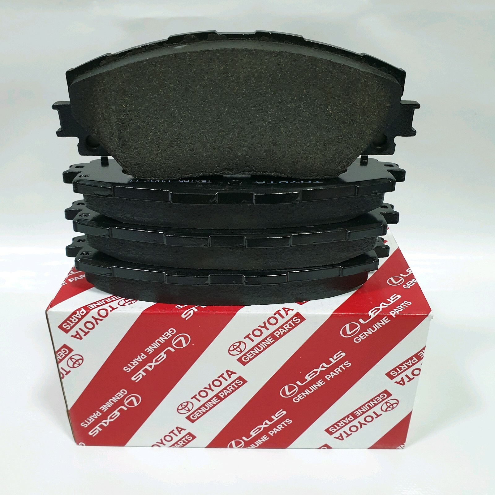 GENUINE TOYOTA PRIUS PLUS + FRONT BRAKE PADS SET 1.8L 2011 - 2018 04465 ...