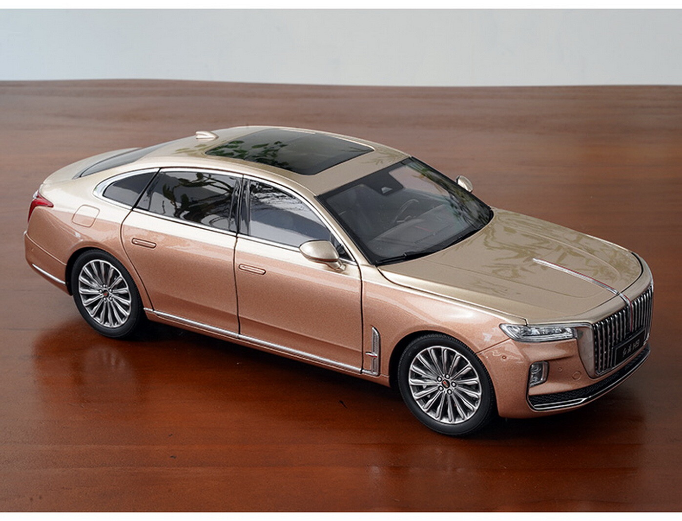 1/18 Scale HongQi Red Flag H9 Brown/Gold Diecast Car Model No Base ...