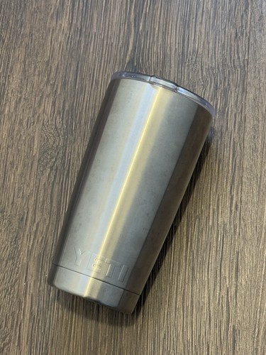YETI Rambler 20 Oz Stainless Steel Vacuum Insulated Tumbler Silver Cup ...