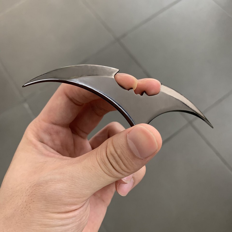 Cosplay Batman Robin Batarang Nightwing Batdart Superhero Props Alloy ...