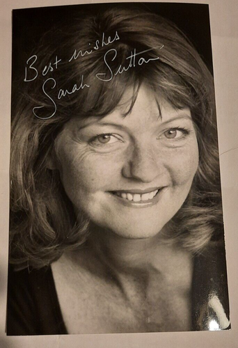 DOCTOR WHO SARAH SUTTON Signed 6x4 Photo taken by Lisa Bowerman NYSSA ...