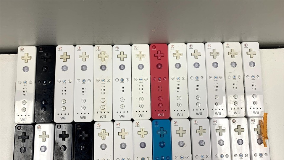 Lot of 50 Genuine Nintendo Wii Remote Controllers FOR PARTS OR REPAIR ...