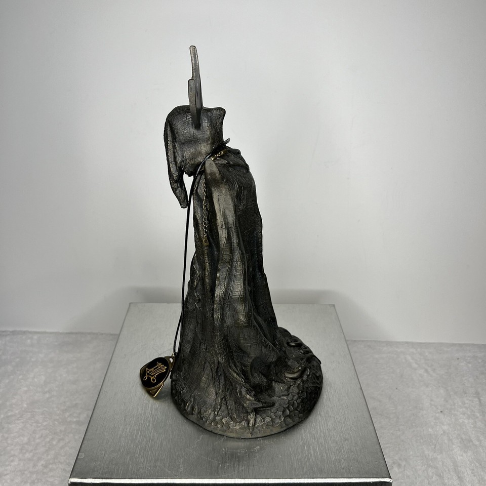 The Mysterious Package Company's THE KING IN YELLOW Statue Figure RW ...
