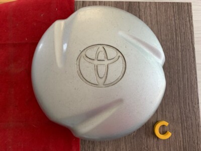 #C (1) 2000 - 2007 Toyota Sequoia Tundra SILVER OEM Center Cap 42603 ...