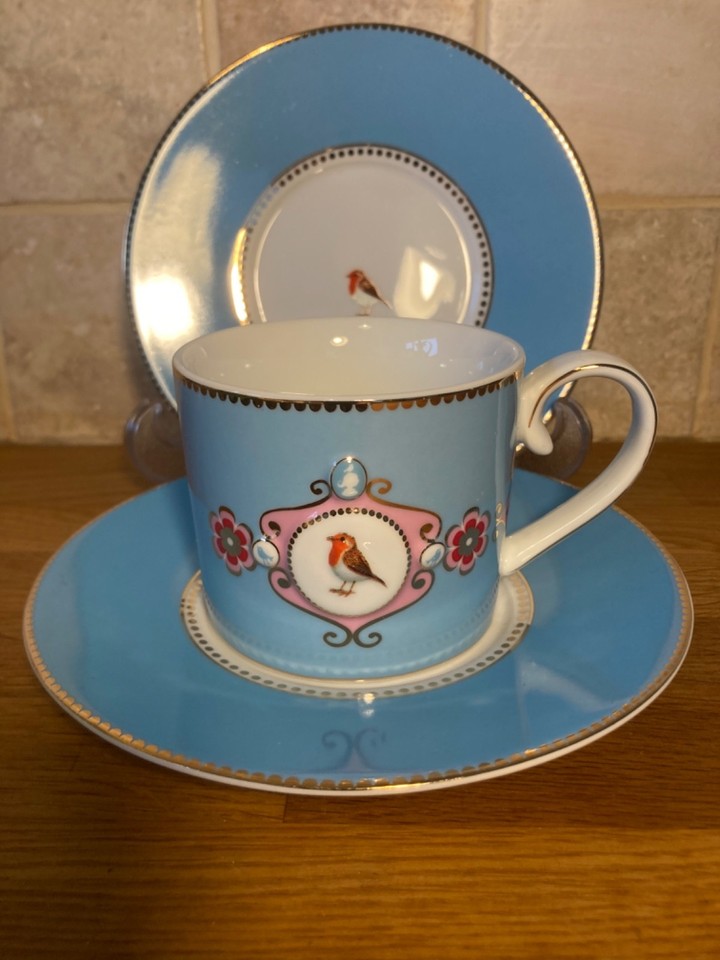 Pip Studio Blue Lovebirds, hand painted 3 D robin, cup sits on plate ...