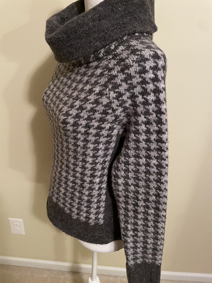 RD Style Conscious Women's Grey Turtleneck Sweater, Geometric Print ...