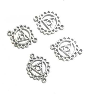 30pcs 20*14MM Tibetan Silver Alloy Charm triangle Hollow out Pendant ...