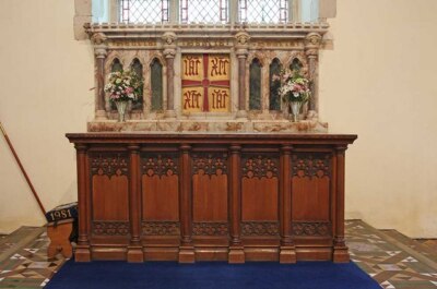 Photo 6x4 Holy Cross, Felsted, Essex - Altar c2009 | eBay UK