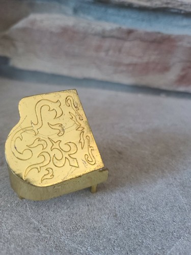 MINI QUARTZ CLOCK BABY GRAND PIANO Needs battery | eBay