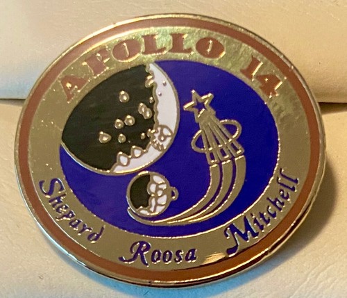 APOLLO 14 ~ Willabee & Ward NASA SPACE MISSION CREW PIN ~ Shepard Roosa ...