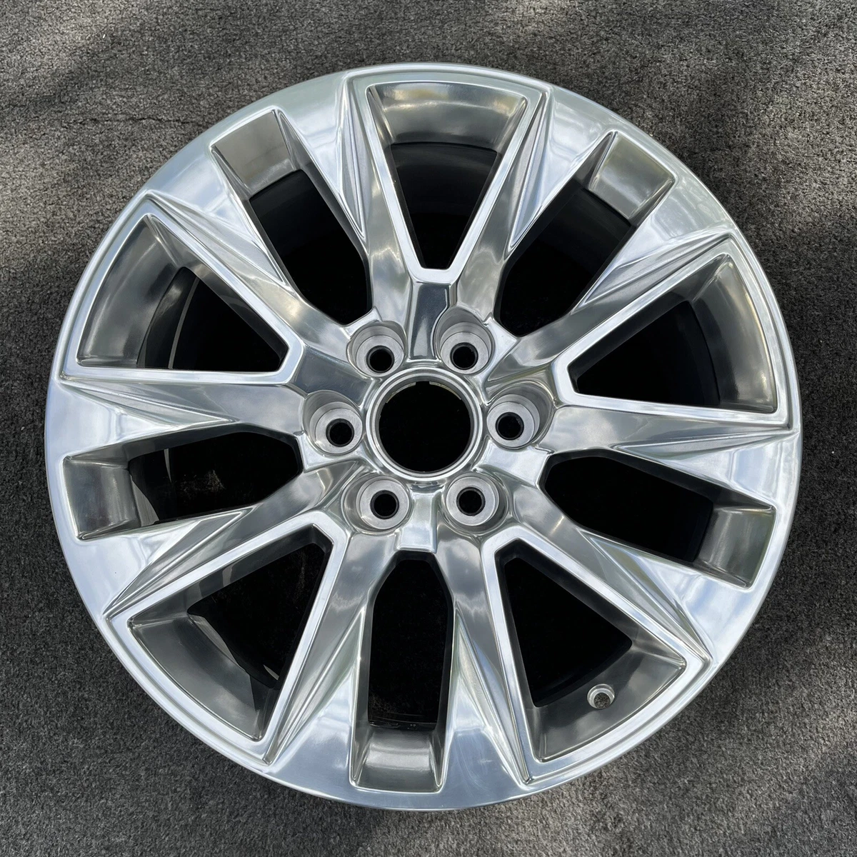 2021 Chevrolet Tahoe 20 OEM Wheel Rim W5919MC, 47% OFF