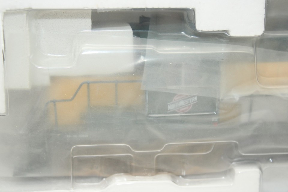 Atlas HO Scale CNW Chicago North Western RS32 Diesel Locomotive #4242 ...